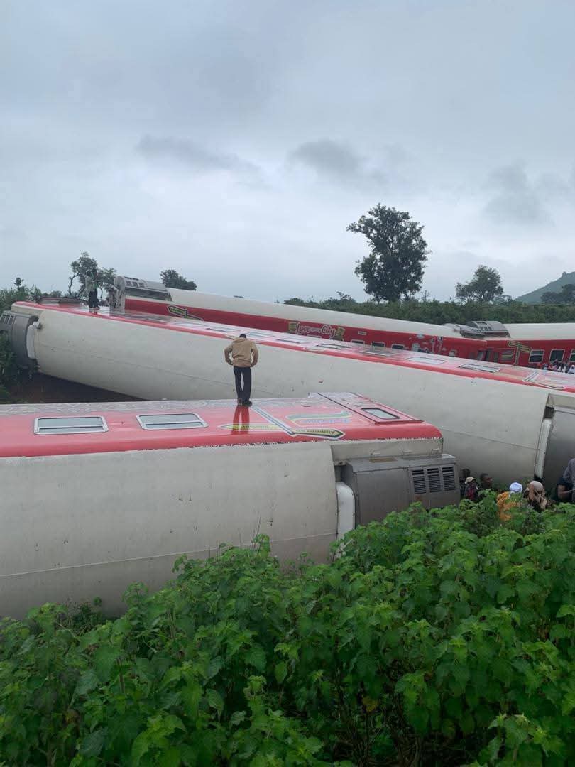 Breaking: Hundreds Stranded As Abuja-Kaduna Train Derails Near Jere ...